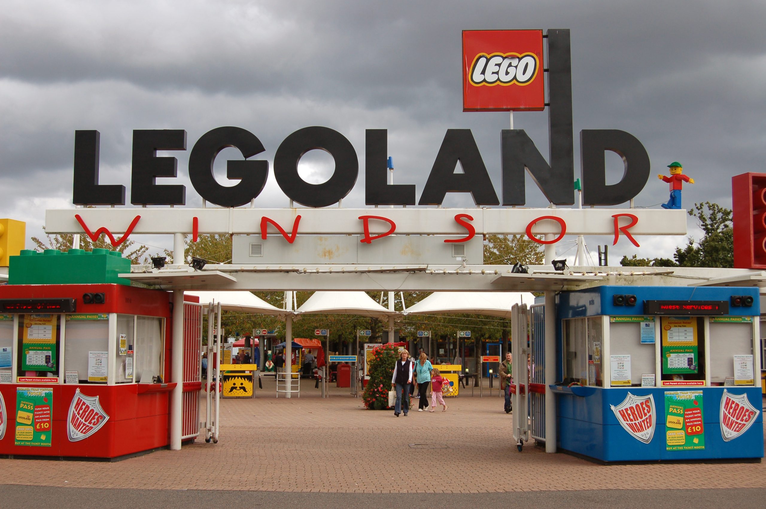 Entrance_to_Legoland_Windsor – IC Travel